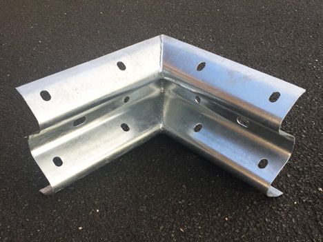 Armco Barrierenecken Für Leitplankensysteme | HERMEQ